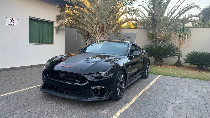 Um dos 80 Ford Mustang Mach 1 do país está disponível para venda em ...